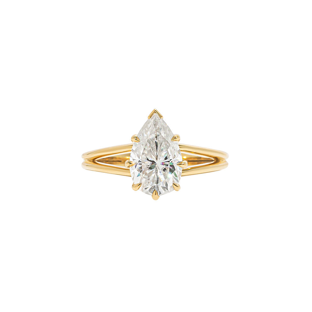 Victor Pear Lab Grown Engagement Ring – Hera